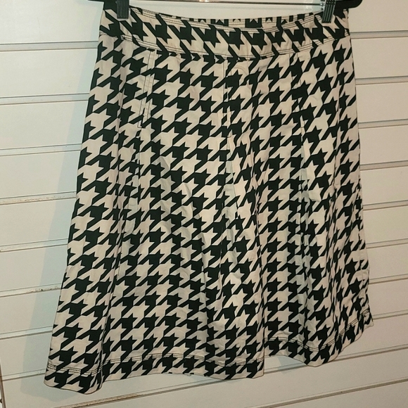 Merona | Skirts | Merona Skirt Herringbone Pleats Black And White No ...